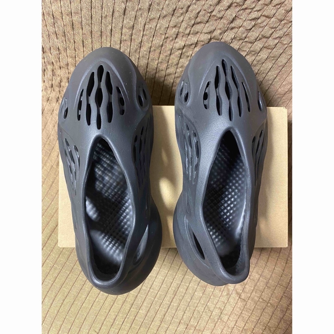 ADIDAS YEEZY FOAM RUNNER ONYX 27.5cm ADIDAS YEEZY FOAM RUNNER ONYX 27.5cm