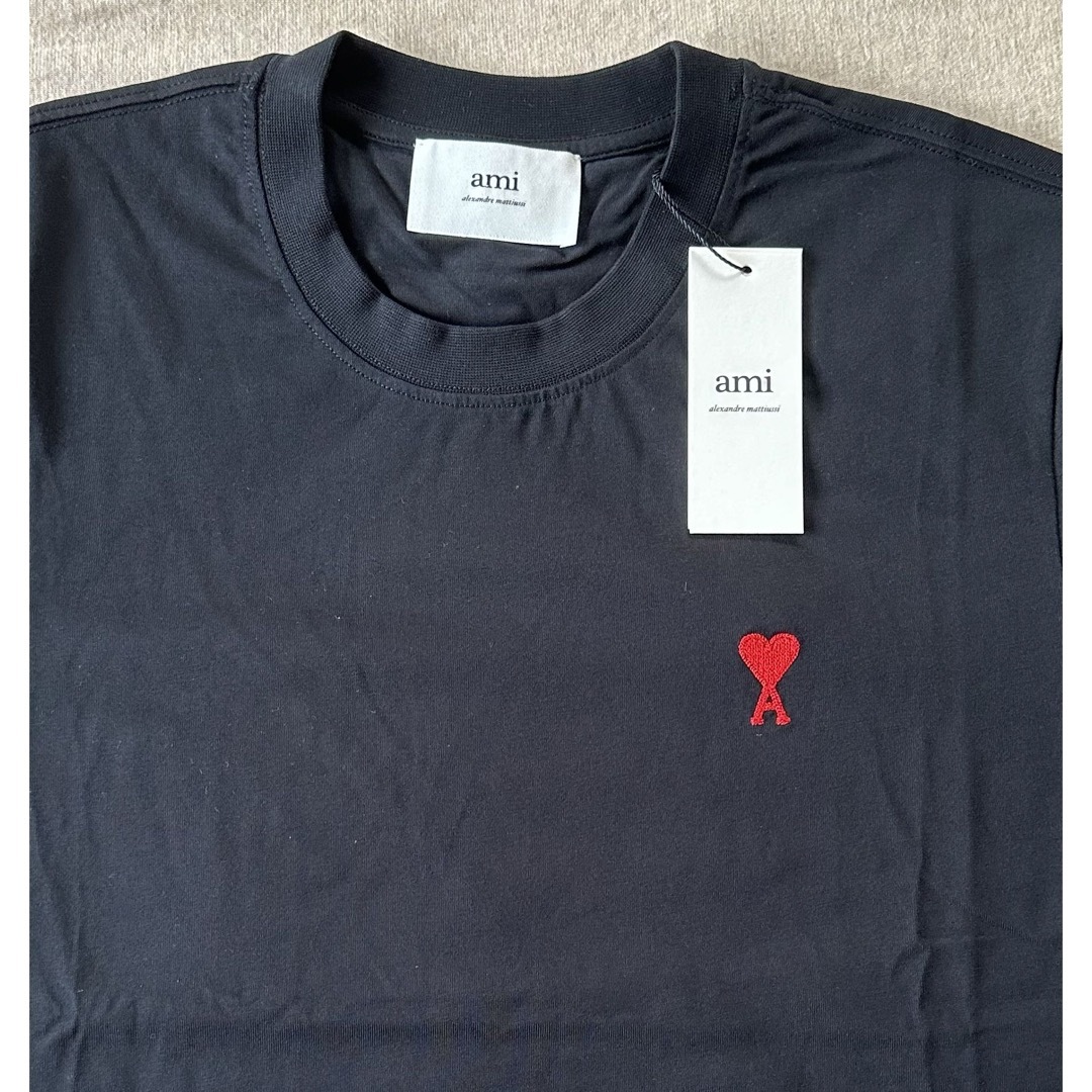 黒S新品 AMI Paris レディース グラフィック ロゴ Tシャツ ブラック 黒S新品 AMI Paris レディース グラフィック ロゴ Tシャツ ブラック