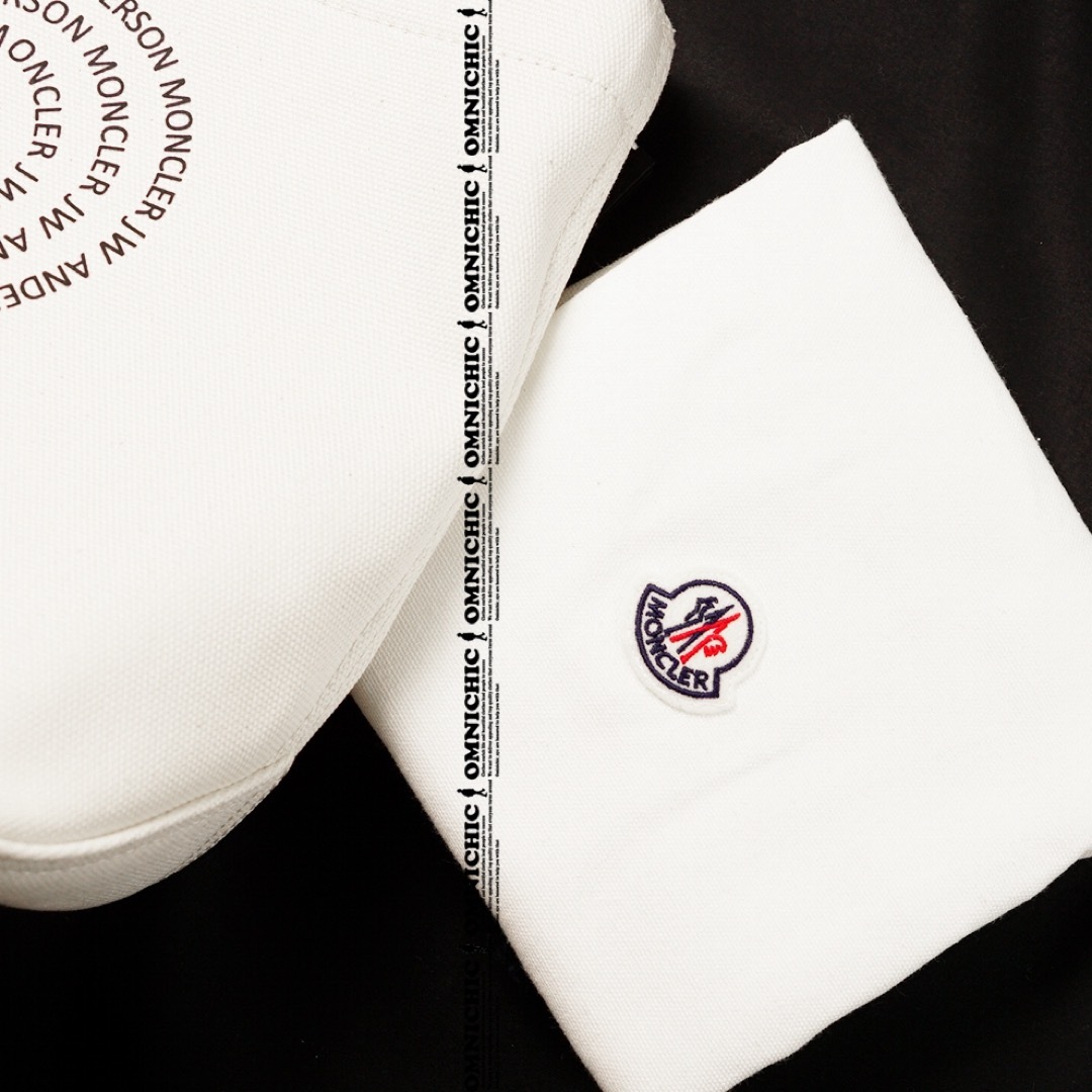 MONCLER - 国内正規品レザーロゴMONCLERモンクレールジーニアス MONCLER - 国内正規品レザーロゴMONCLERモンクレールジーニアス