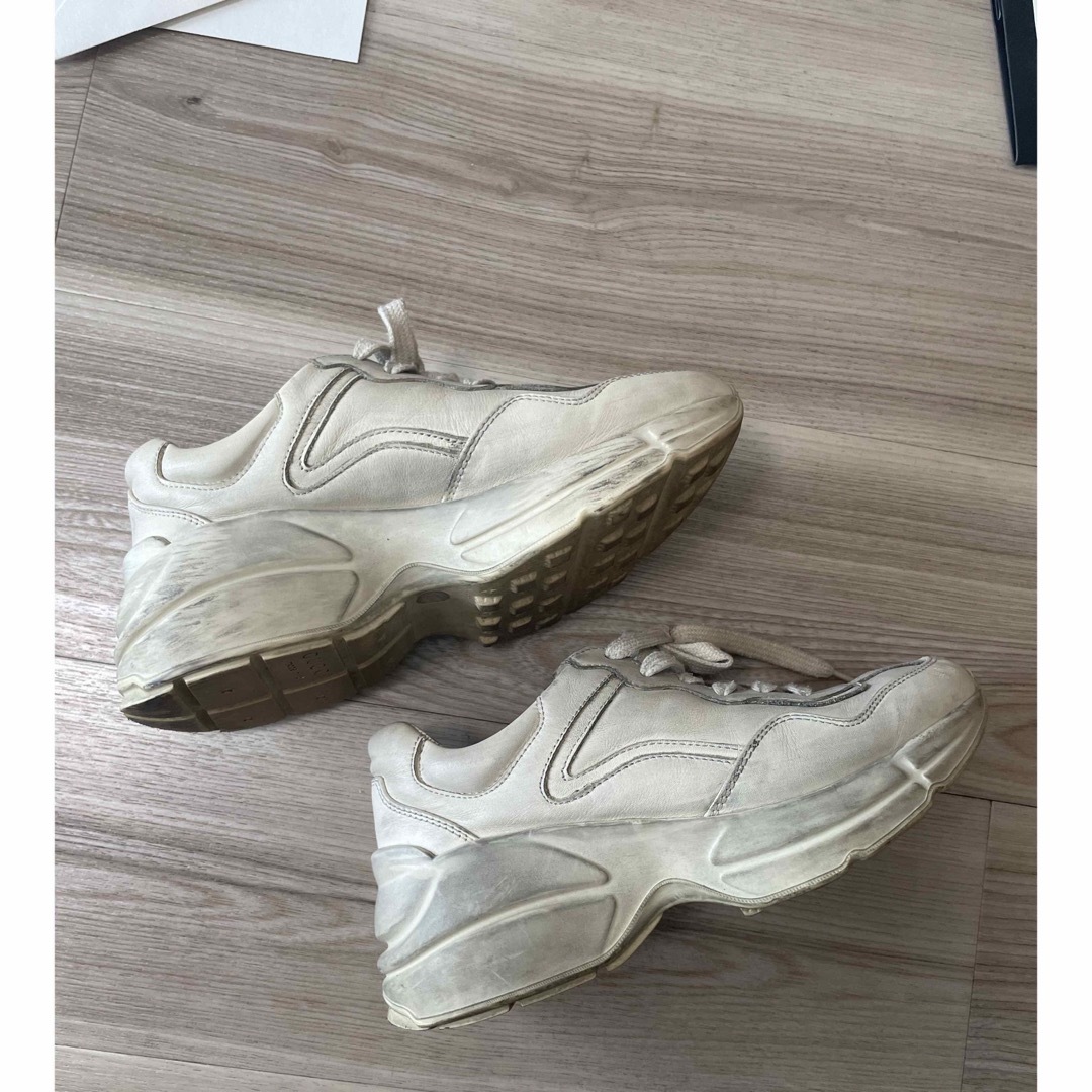 GUCCI - GUCCI ライトン スニーカー used加工の通販 by 休日と GUCCI - GUCCI ライトン スニーカー used加工の通販 by 休日と