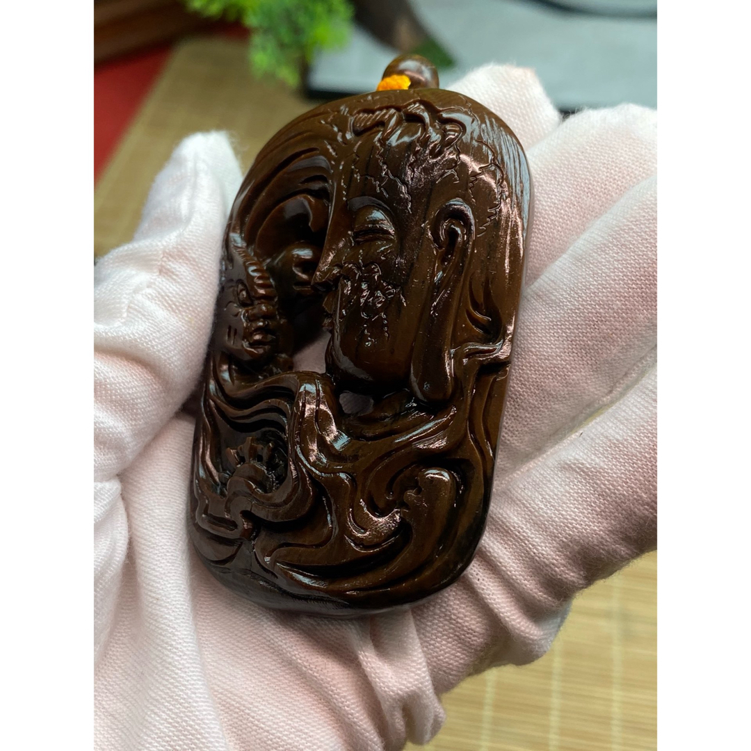 天然マンモス牙美しい手作り彫刻 仏を祈って道を尋ね ネックレス 天然マンモス牙美しい手作り彫刻 仏を祈って道を尋ね ネックレス
