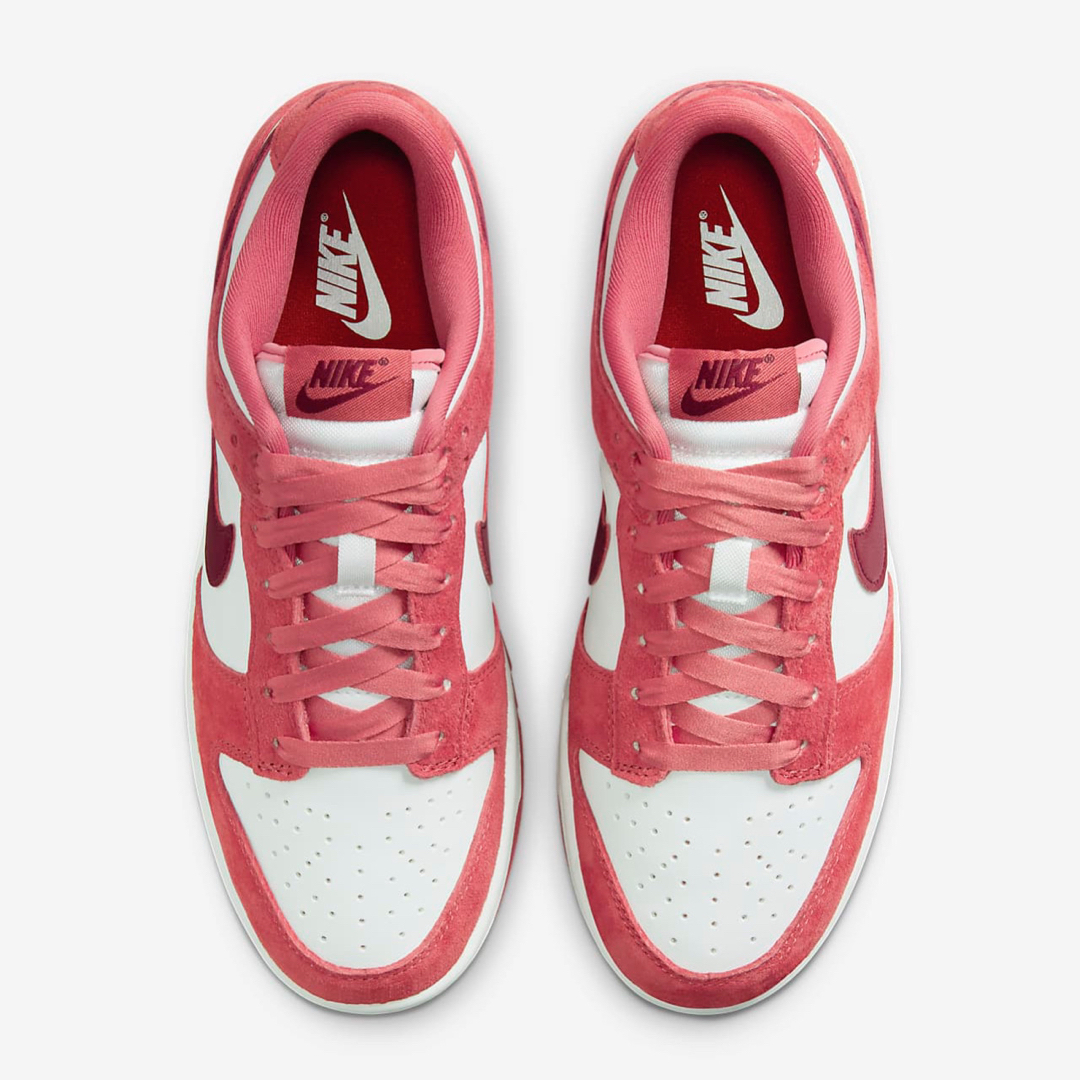 NIKE - 【新品24.5cm】NIKE W ダンク ロー ホワイト/レッドの NIKE - 【新品24.5cm】NIKE W ダンク ロー ホワイト/レッドの