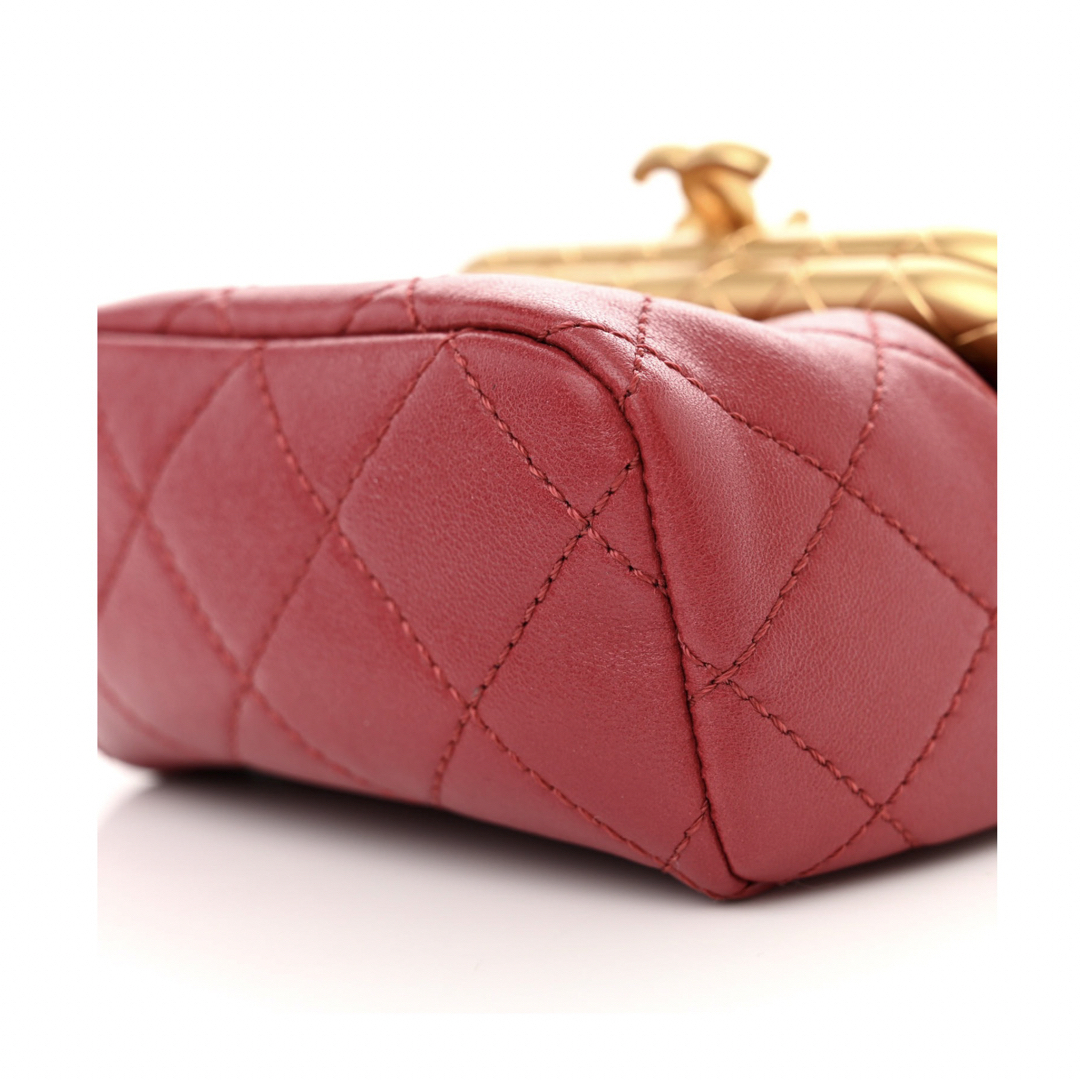CHANEL - CHANELシャネル スモール バッグ Kiss-Lock チェーン CHANEL - CHANELシャネル スモール バッグ Kiss-Lock チェーン
