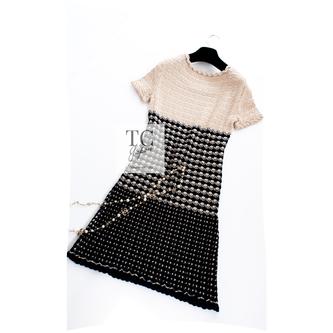 CHANEL - 41万 シャネル ワンピース CHANEL ベージュ ネイビー CHANEL - 41万 シャネル ワンピース CHANEL ベージュ ネイビー