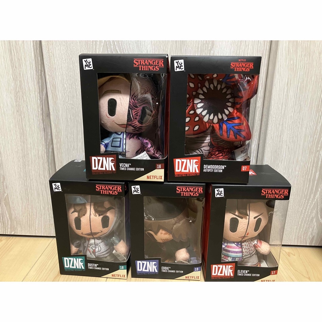 ストレンジャーシングス Stranger ぬいぐるみ 5種セット 新品の ストレンジャーシングス Stranger ぬいぐるみ 5種セット 新品の