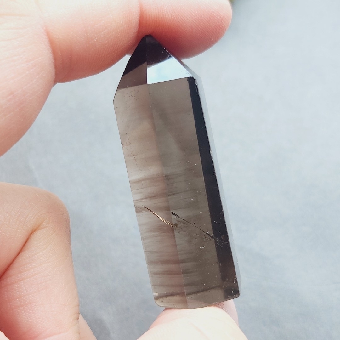 一点物】ライトニング 水晶 雷水晶 六角柱 ポイント ✩.*˚天然石 一点物】ライトニング 水晶 雷水晶 六角柱 ポイント ✩.*˚天然石