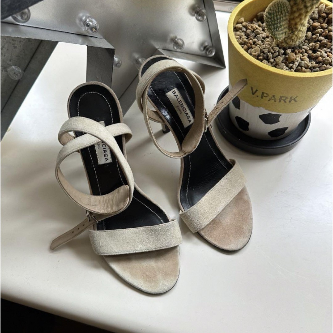 BALENCIAGA - バレンシアガスエードベージュアンクルサンダル ミ BALENCIAGA - バレンシアガスエードベージュアンクルサンダル ミ
