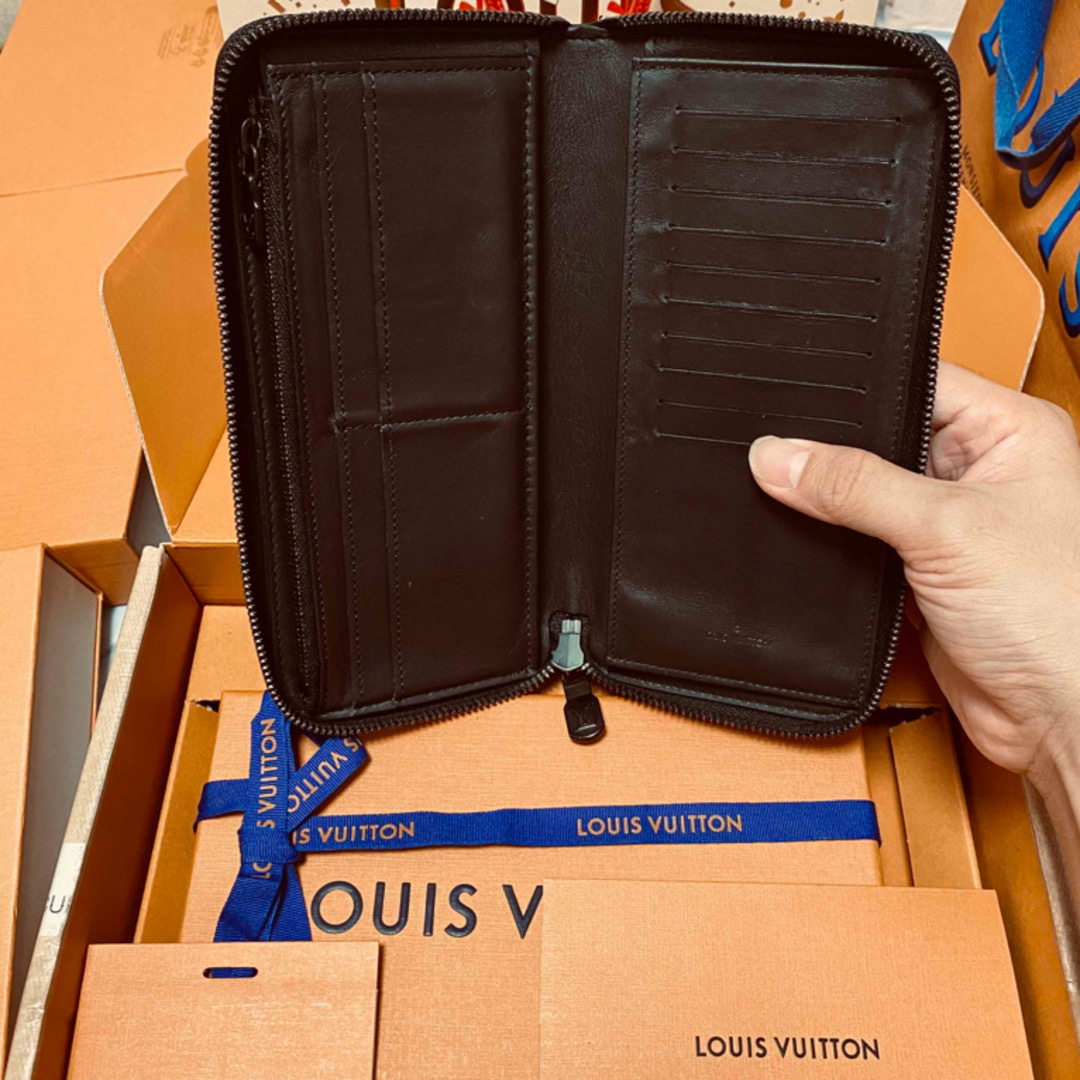 LOUIS VUITTON - ジッピーウォレット・ヴェルティカル LOUIS VUITTON - ジッピーウォレット・ヴェルティカル