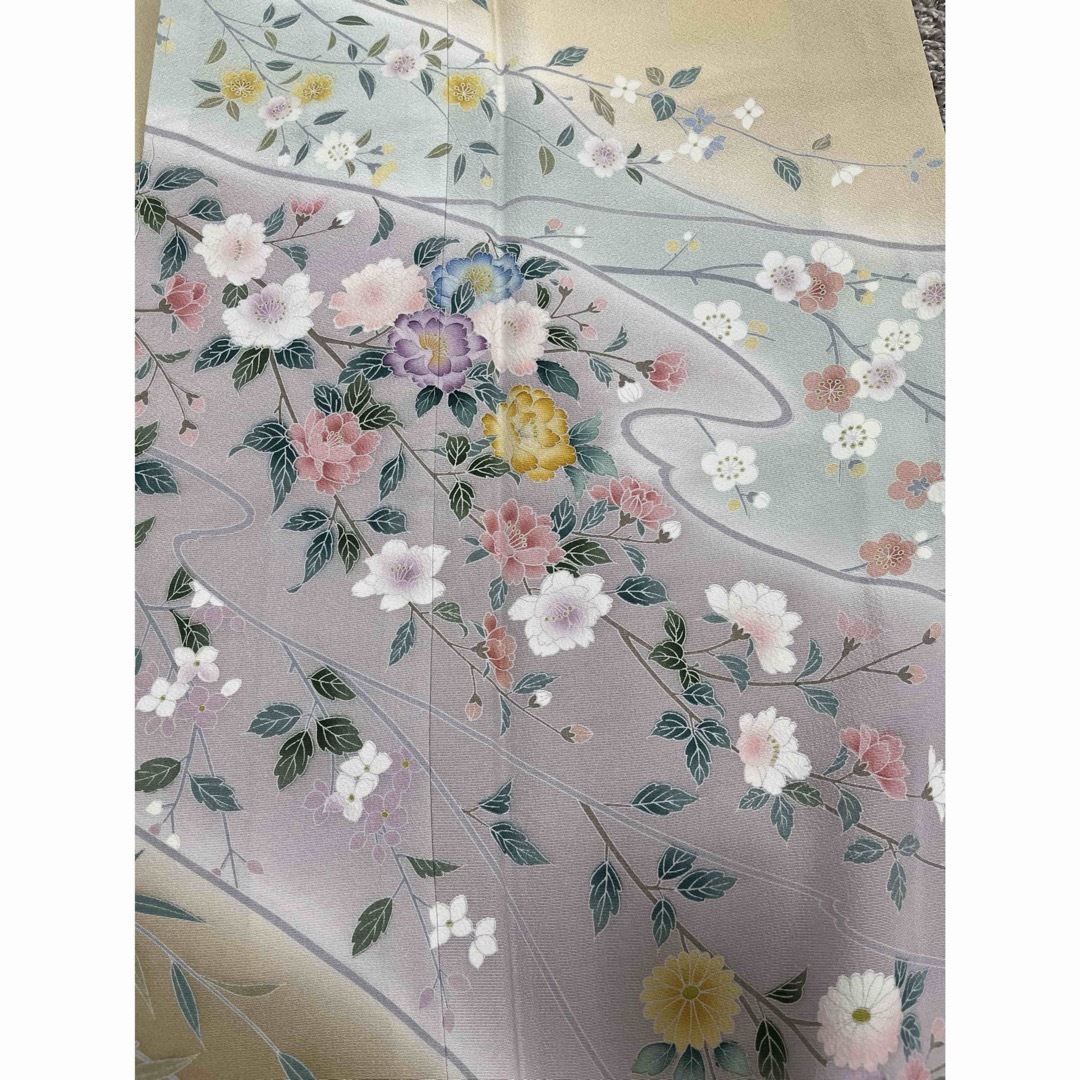 新品未使用‼️ 訪問着 友禅 ちりめん 正絹 ベージュ 花 新品未使用‼️ 訪問着 友禅 ちりめん 正絹 ベージュ 花