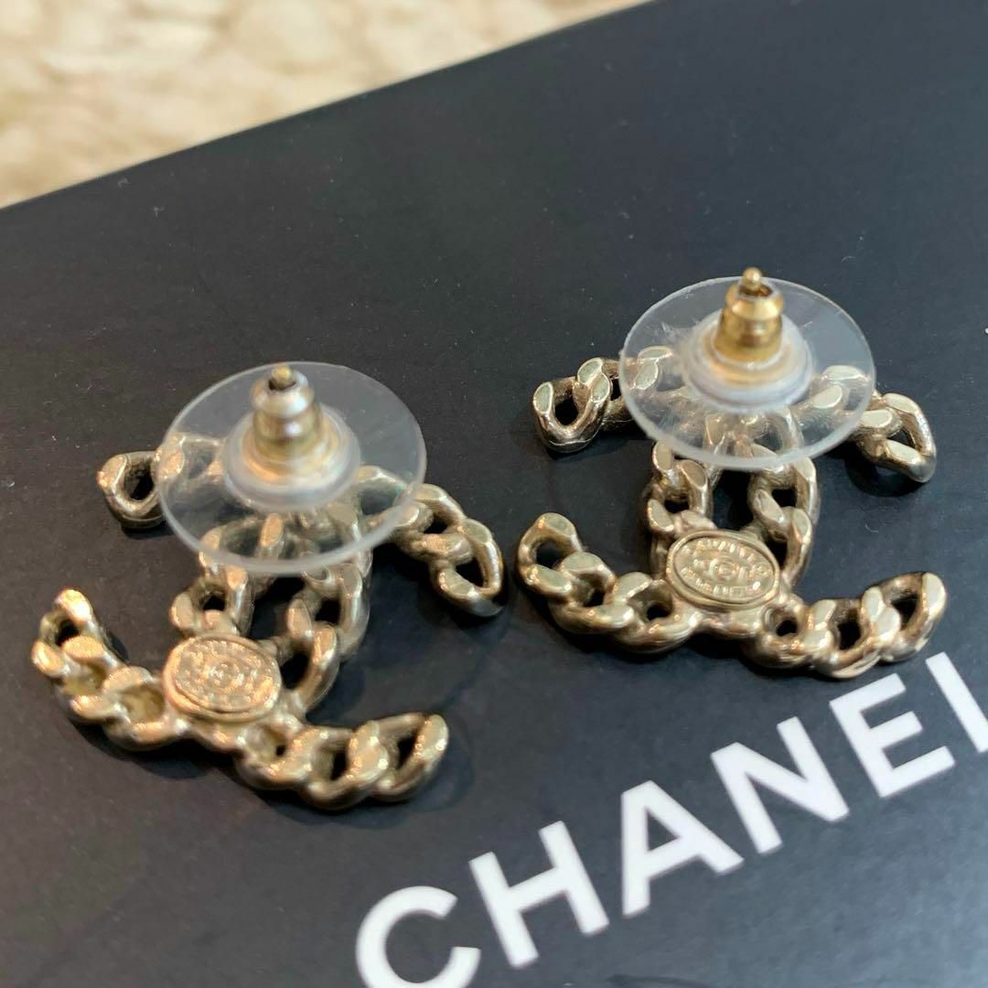 CHANEL - ☆大人気☆CHANEL チェーン ココマーク ピアス 16B CHANEL - ☆大人気☆CHANEL チェーン ココマーク ピアス 16B