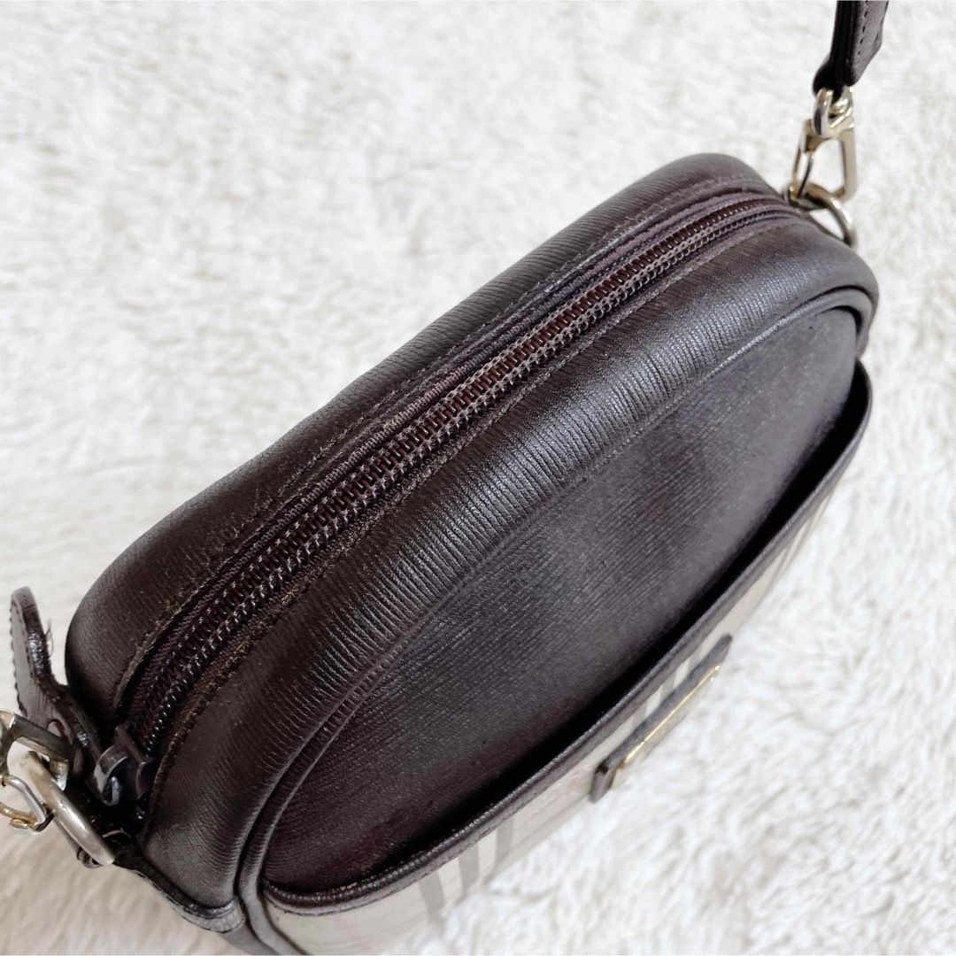 BURBERRY - 美品 BURBERRY ホースロゴ プレート ノバチェック BURBERRY - 美品 BURBERRY ホースロゴ プレート ノバチェック