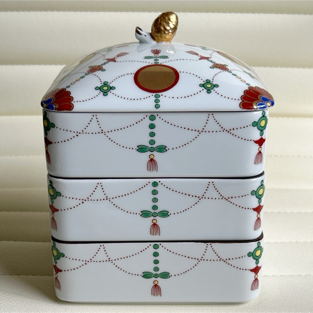 其泉 三段重 有田 宝尽くし 金彩 荒っぽく 重箱 売買された 其泉 三段重 有田 宝尽くし 金彩 荒っぽく 重箱 売買された