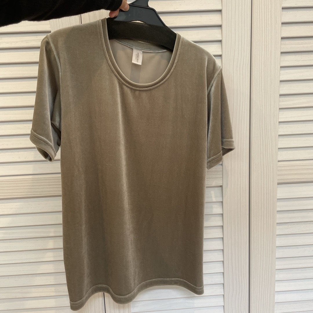 SIMONE WILD】RELAXED FIT BASIC Tシャツ SIMONE WILD】RELAXED FIT BASIC Tシャツ