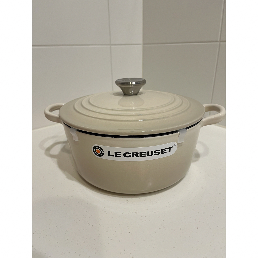 LE CREUSET - 新品ル・クルーゼ ココットロンド 22㎝ デューン LE CREUSET - 新品ル・クルーゼ ココットロンド 22㎝ デューン