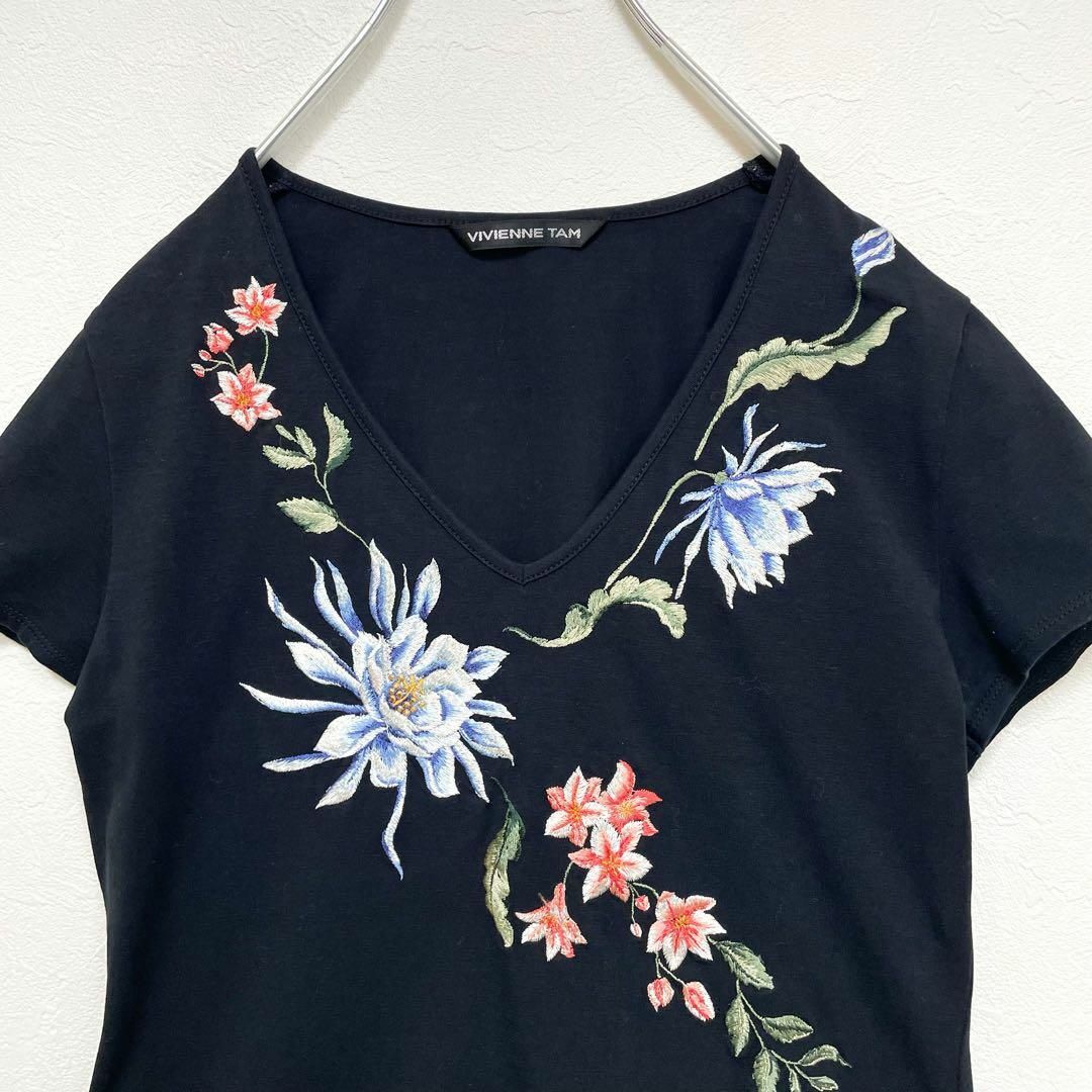 VIVIENNE TAM 花柄刺繍トップス VIVIENNE TAM 花柄刺繍トップス