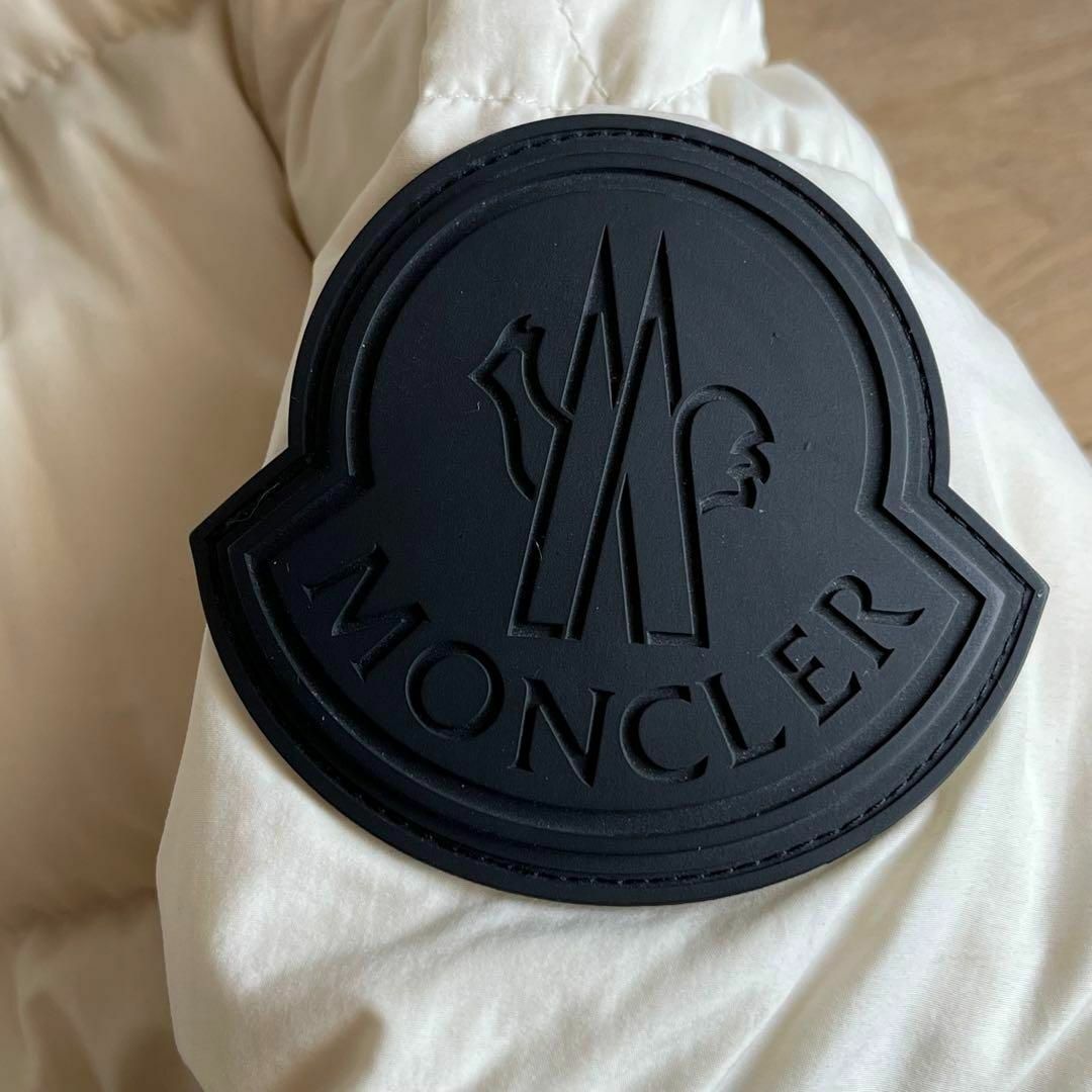 MONCLER - モンクレール DUBOIS ダウンジャケット ホワイト MONCLER - モンクレール DUBOIS ダウンジャケット ホワイト