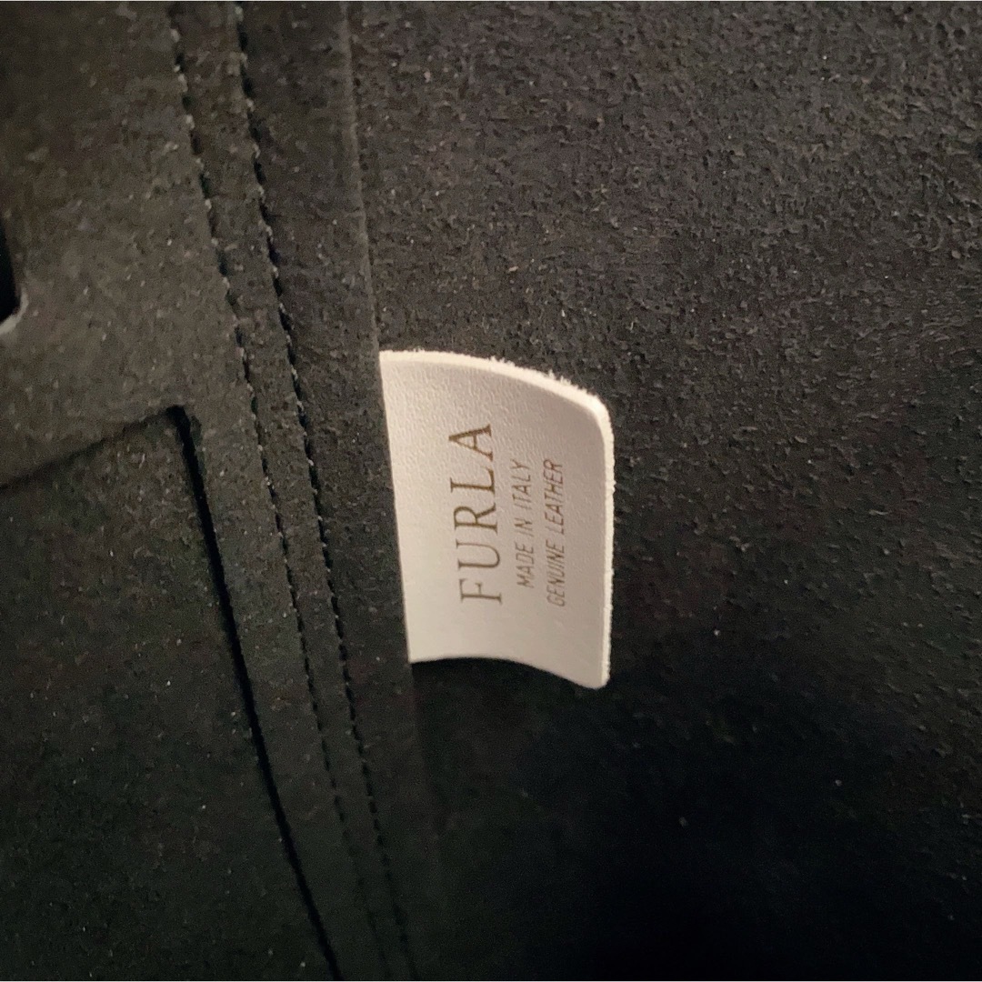 FURLA ショルダーバッグ レザー お洒落 ポーチ付 ハンドバッグ FURLA ショルダーバッグ レザー お洒落 ポーチ付 ハンドバッグ