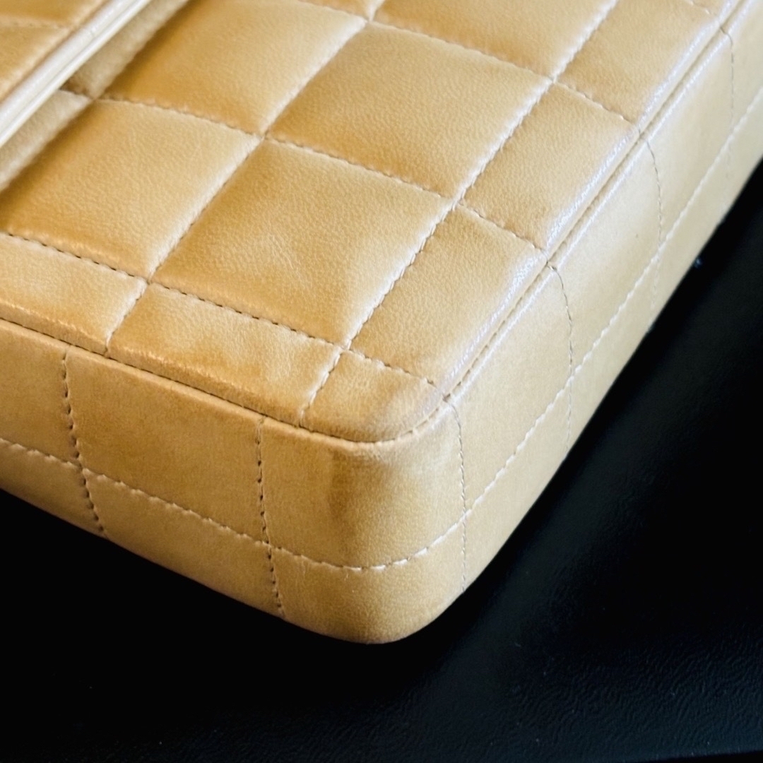 CHANEL シャネル チェーン バッグ チョコバー マトラッセ ベージュ CHANEL シャネル チェーン バッグ チョコバー マトラッセ ベージュ