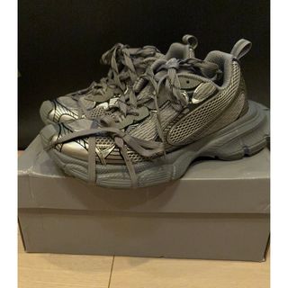 BALENCIAGA(スニーカー ・ シルバー/銀色系)のフリマアイテム一覧 BALENCIAGA(スニーカー ・ シルバー/銀色系)のフリマアイテム一覧