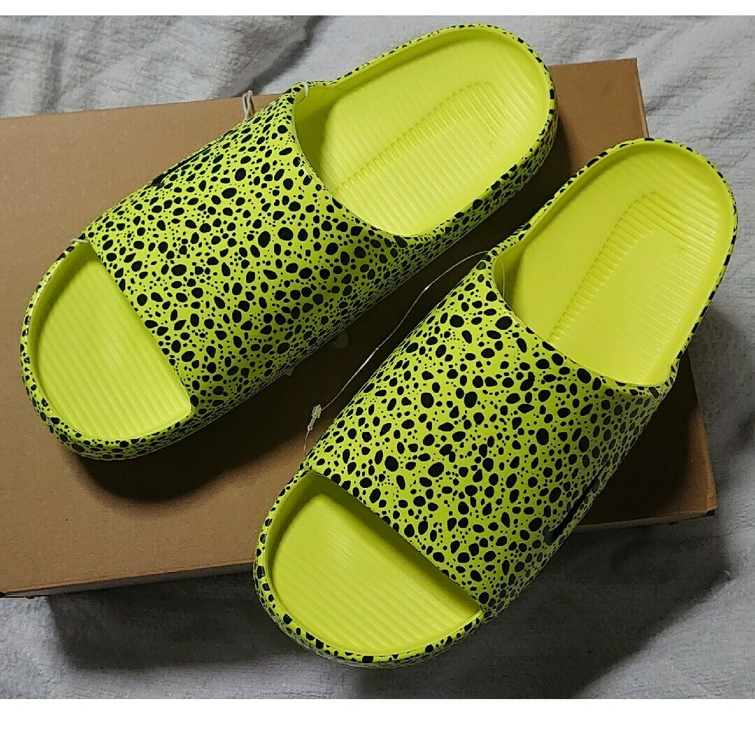 NIKE - ☆蛍光イエローX黒☆ナイキNIKEゴツめ厚底サンダル NIKE - ☆蛍光イエローX黒☆ナイキNIKEゴツめ厚底サンダル