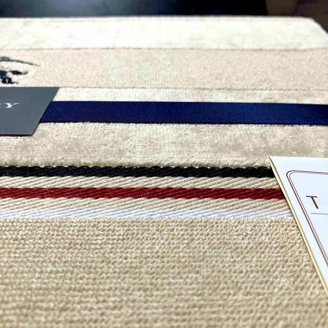 BURBERRY オールシーズン使えるタオルケット 新品未使用保管品 BURBERRY オールシーズン使えるタオルケット 新品未使用保管品
