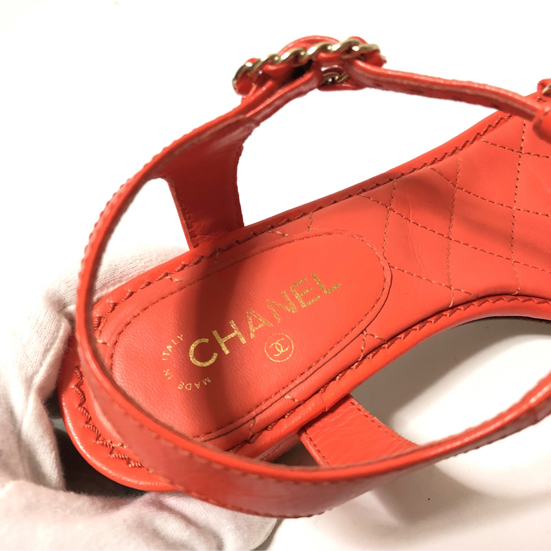 美品】SALE!シャネル♡エナメルサンダル 正規品 赤 マトラッセ 美品】SALE!シャネル♡エナメルサンダル 正規品 赤 マトラッセ