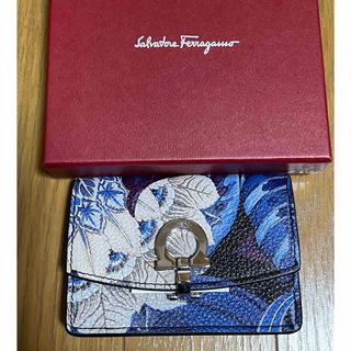 Salvatore Ferragamo(パスケース/IDカードホルダー)のフリマ Salvatore Ferragamo(パスケース/IDカードホルダー)のフリマ