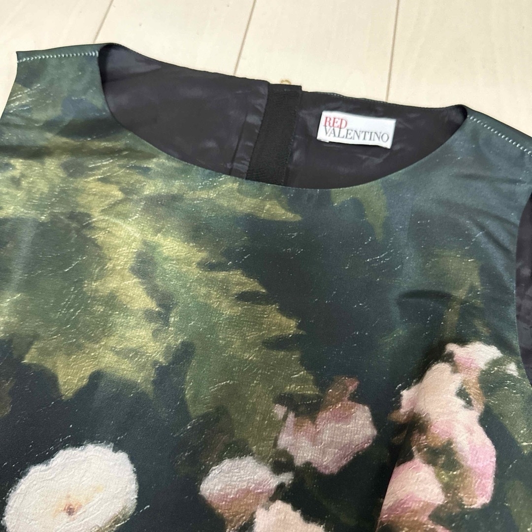 美品☆RED VALENTINO 40フローラルワンピ花柄 ミニワンピース 美品☆RED VALENTINO 40フローラルワンピ花柄 ミニワンピース