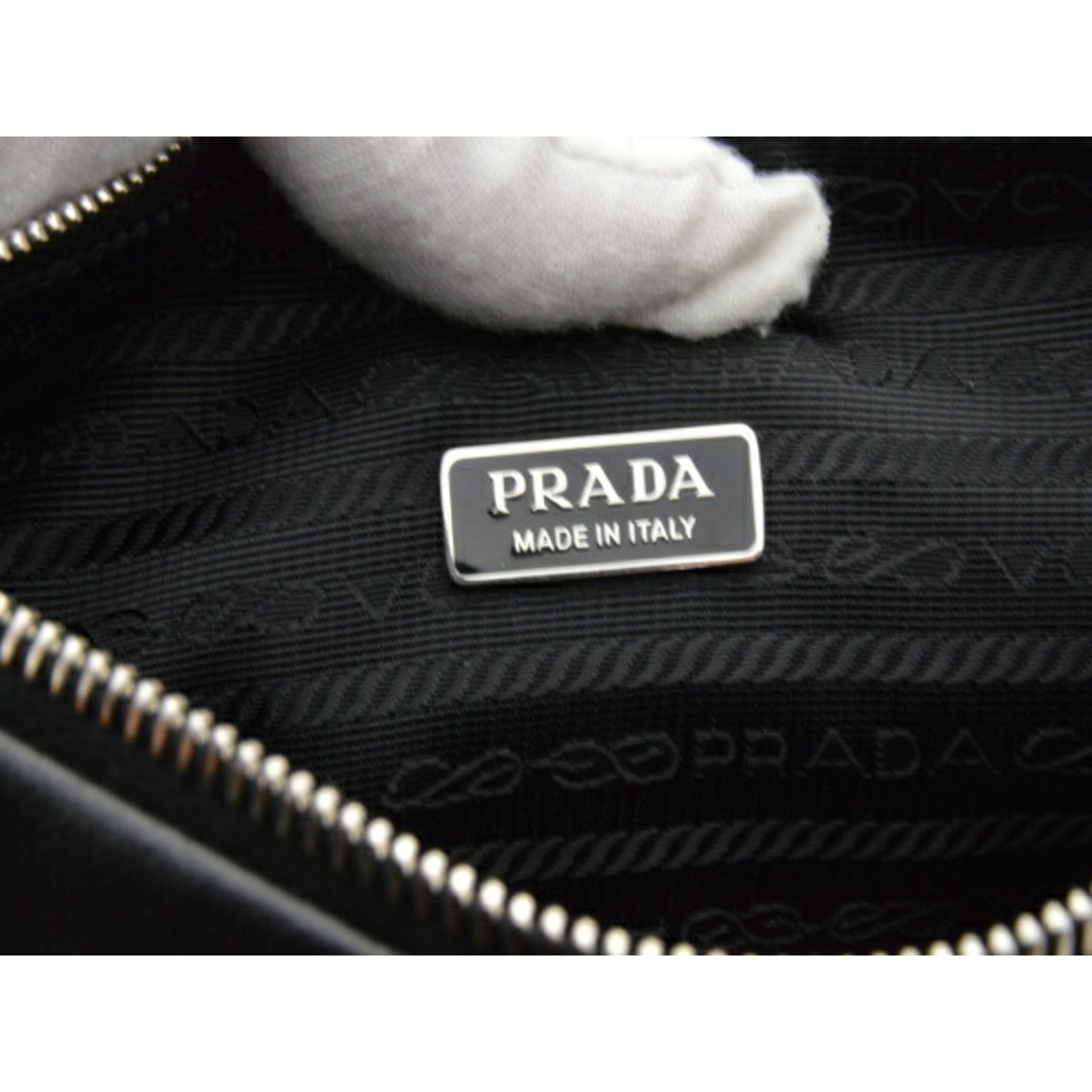 PRADA - プラダ PRADA トライアングル レザー クラッチバッグ PRADA - プラダ PRADA トライアングル レザー クラッチバッグ
