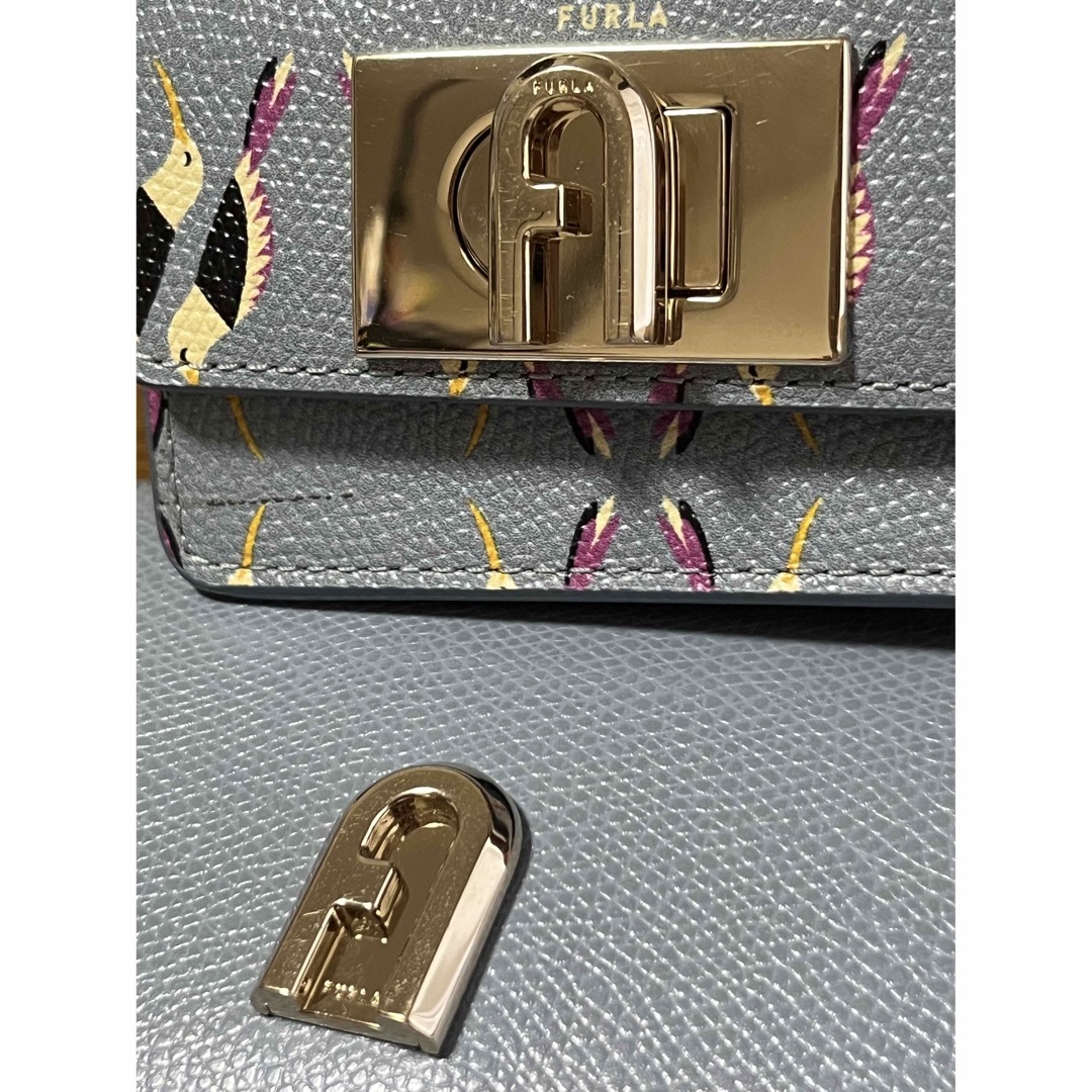 FURLA - FURLA フルラ 鳥柄 スマホショルダー チェーン FURLA - FURLA フルラ 鳥柄 スマホショルダー チェーン