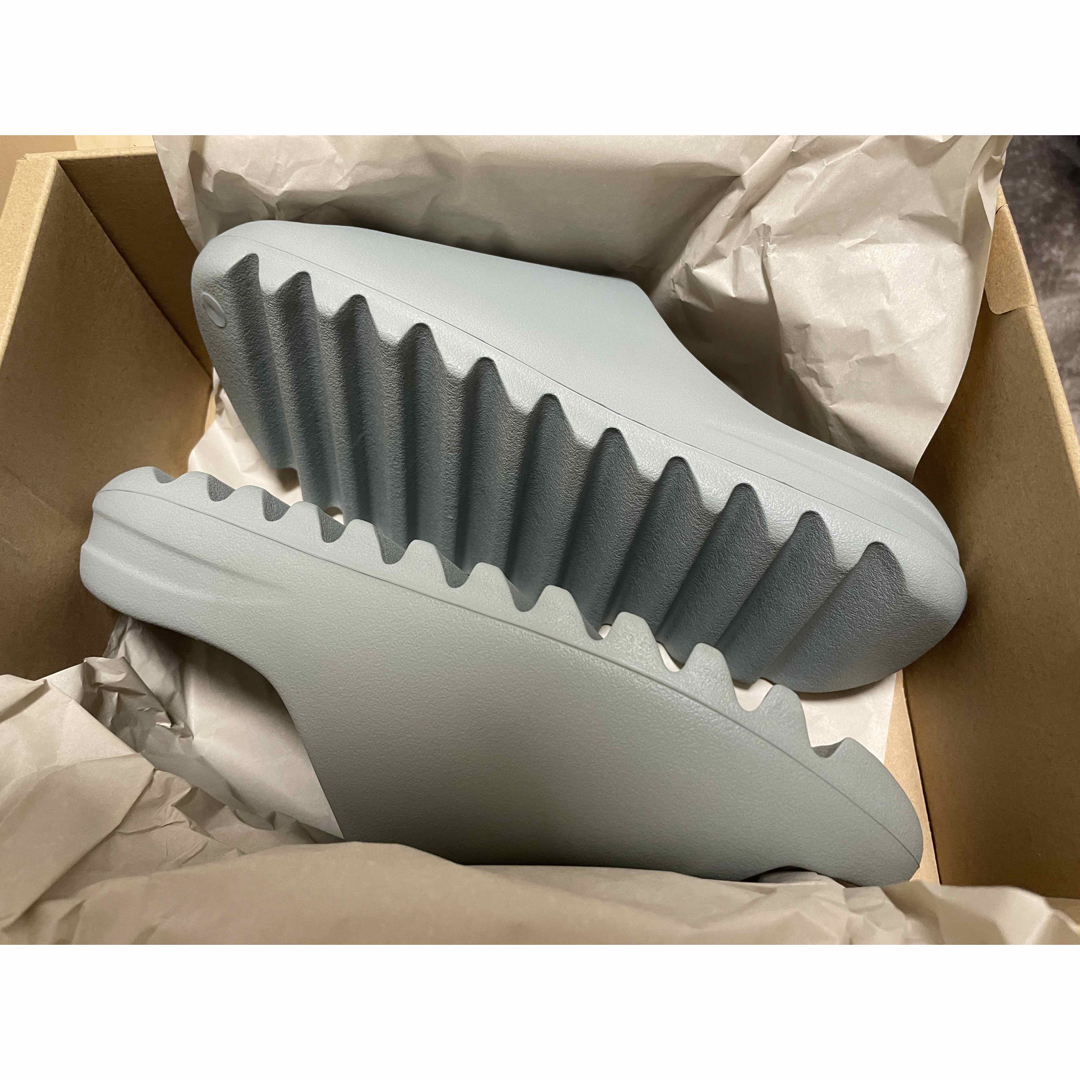 adidas YEEZY Slide adidas YEEZY Slide