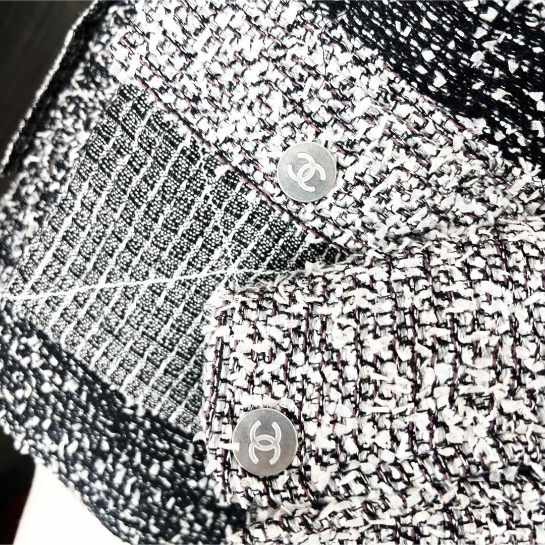 CHANEL - 未使用 CHANELシャネル ツイード コート ダウン ベスト CHANEL - 未使用 CHANELシャネル ツイード コート ダウン ベスト