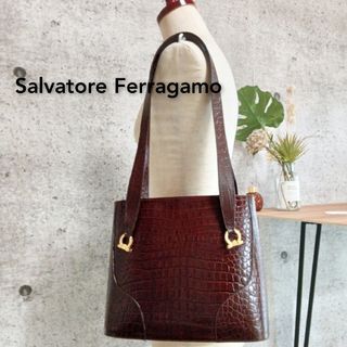 Salvatore Ferragamo(ショルダーバッグ)のフリマアイテム一覧 Salvatore Ferragamo(ショルダーバッグ)のフリマアイテム一覧