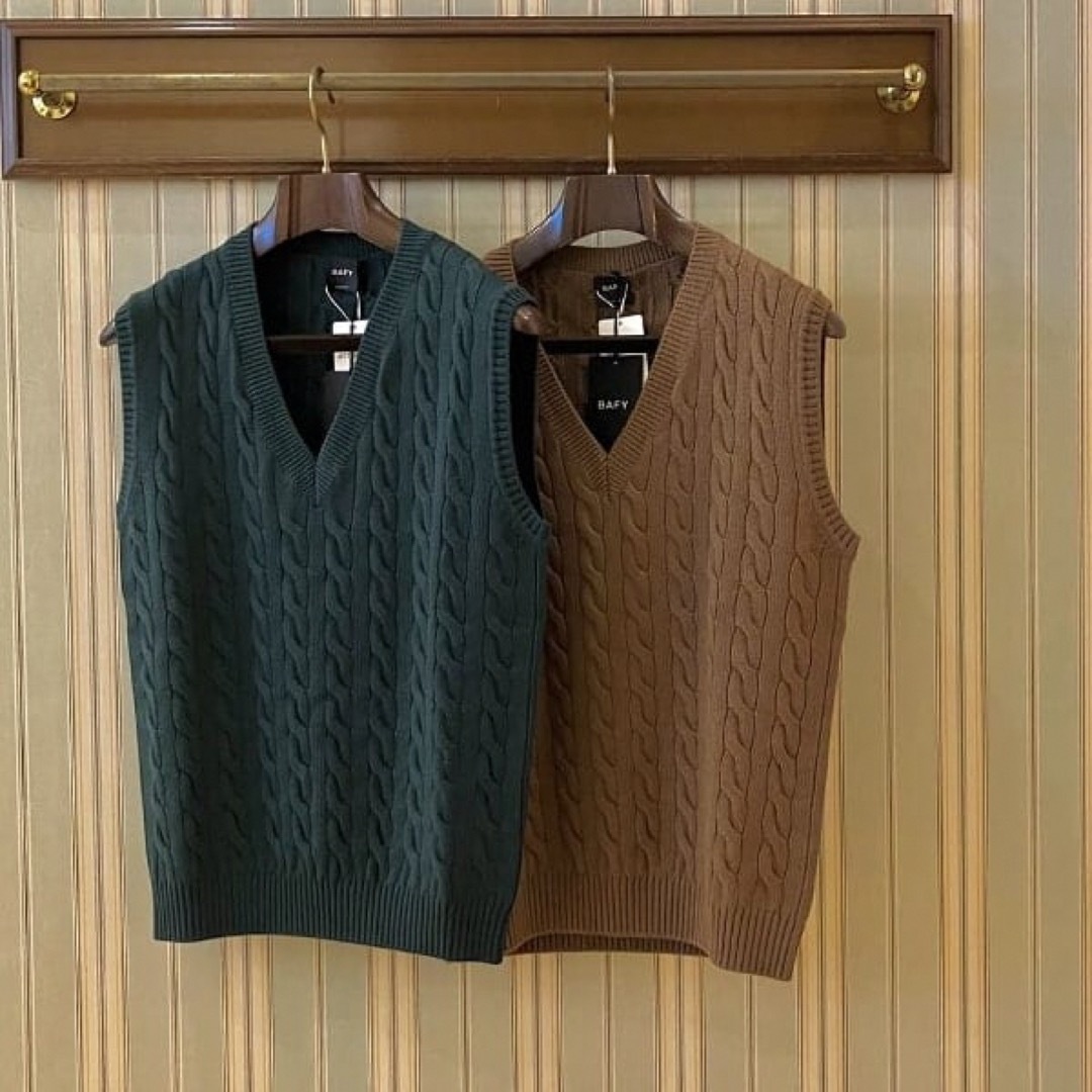 BEAMS F 別注 BAFY ケーブル ニットベスト 46 新品 AW BEAMS F 別注 BAFY ケーブル ニットベスト 46 新品 AW