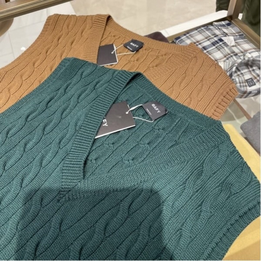 BEAMS F 別注 BAFY ケーブル ニットベスト 46 新品 AW BEAMS F 別注 BAFY ケーブル ニットベスト 46 新品 AW