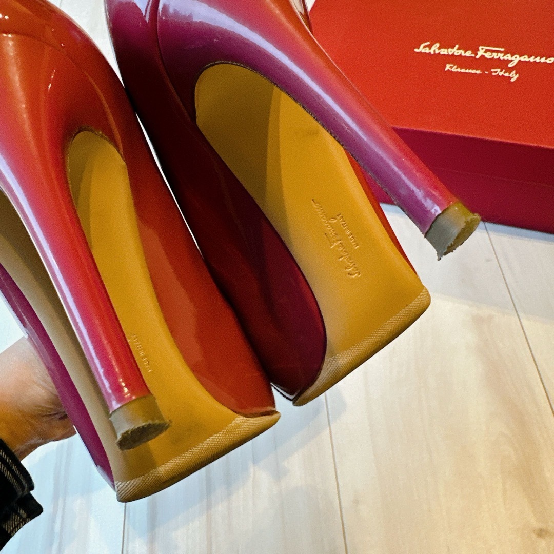 Salvatore Ferragamo - フェラガモ ヴァラリボン パンプス Salvatore Ferragamo - フェラガモ ヴァラリボン パンプス