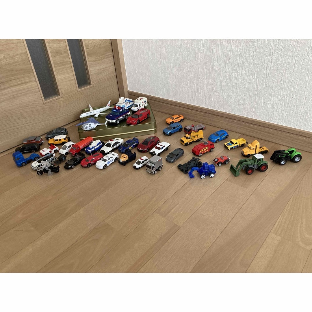 トミカ 約150台 まとめ売り 緊急・建設・商業車両の通販 by ty's トミカ 約150台 まとめ売り 緊急・建設・商業車両の通販 by ty's
