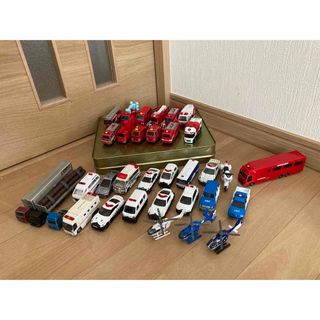 トミカ 約150台 まとめ売り 緊急・建設・商業車両の通販 by ty's トミカ 約150台 まとめ売り 緊急・建設・商業車両の通販 by ty's