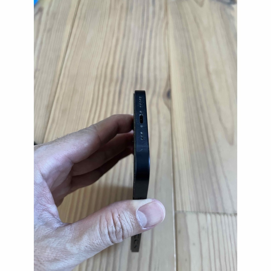 美品 iPhone 12 ブラック 本体 + 新品充電ケーブル+箱+ケース 美品 iPhone 12 ブラック 本体 + 新品充電ケーブル+箱+ケース