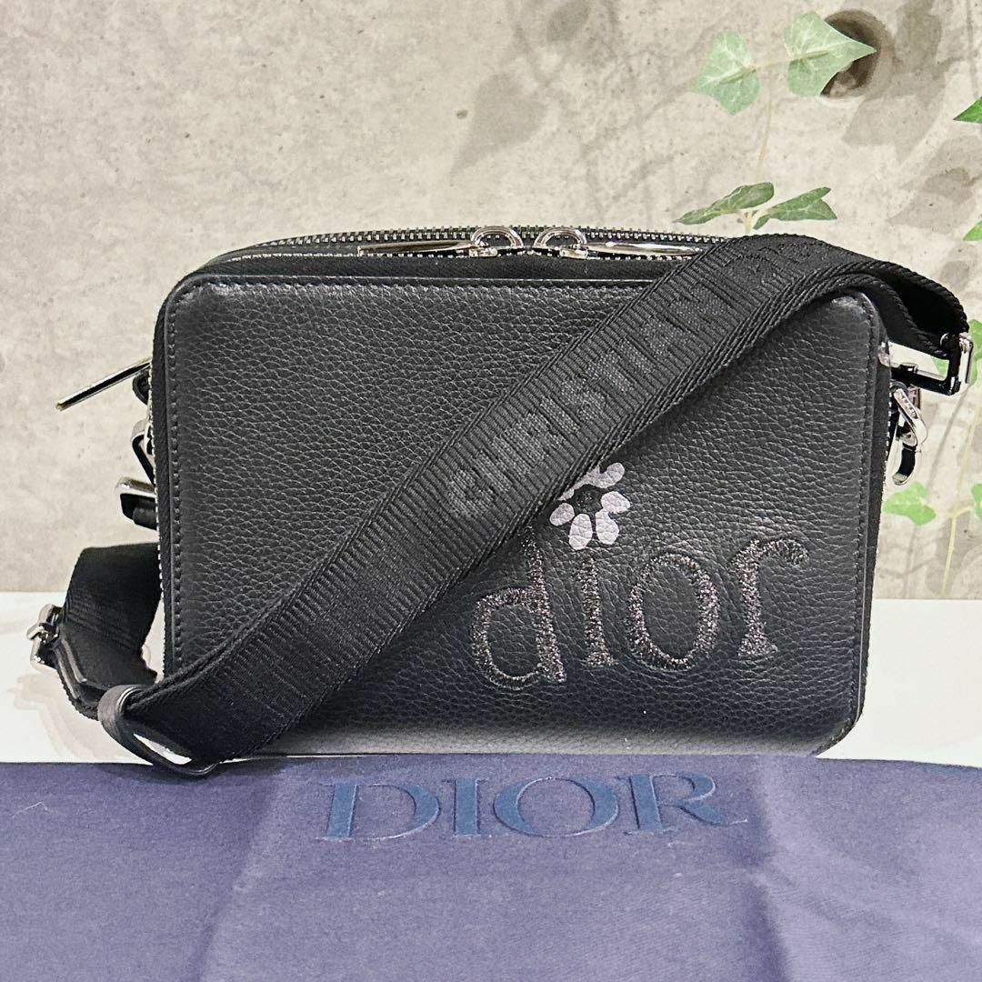 Dior x ERL ディオール ERLコラボ フラワーロゴ ショルダーバッグ Dior x ERL ディオール ERLコラボ フラワーロゴ ショルダーバッグ