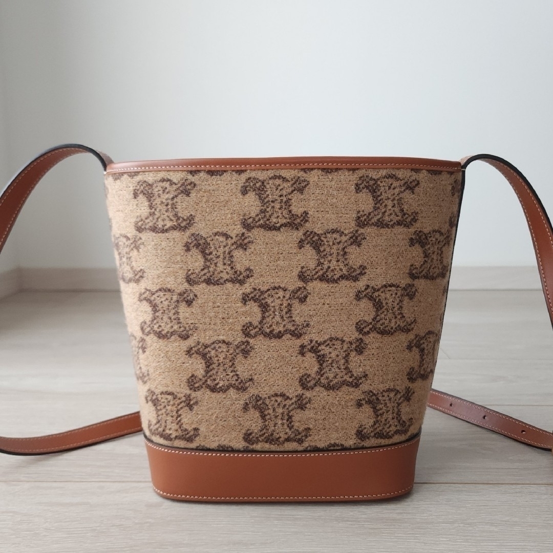 CELINE - 極美品【セリーヌ】スモール バケット キュイル CELINE - 極美品【セリーヌ】スモール バケット キュイル
