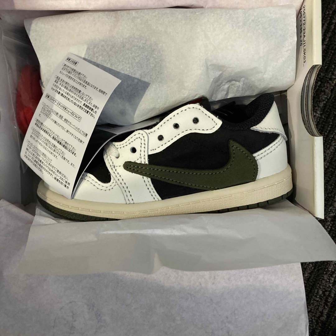 トラヴィス エアジョーダン1 LOW Medium Olive トラヴィス エアジョーダン1 LOW Medium Olive
