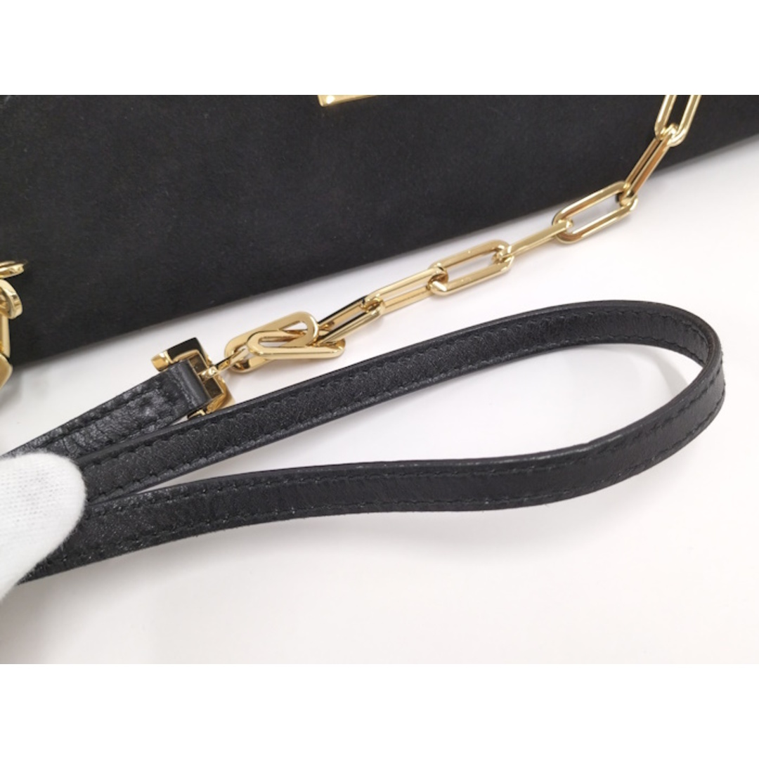 GUCCI - GUCCI タイガーヘッド ワン ショルダーバッグ ゴールド GUCCI - GUCCI タイガーヘッド ワン ショルダーバッグ ゴールド