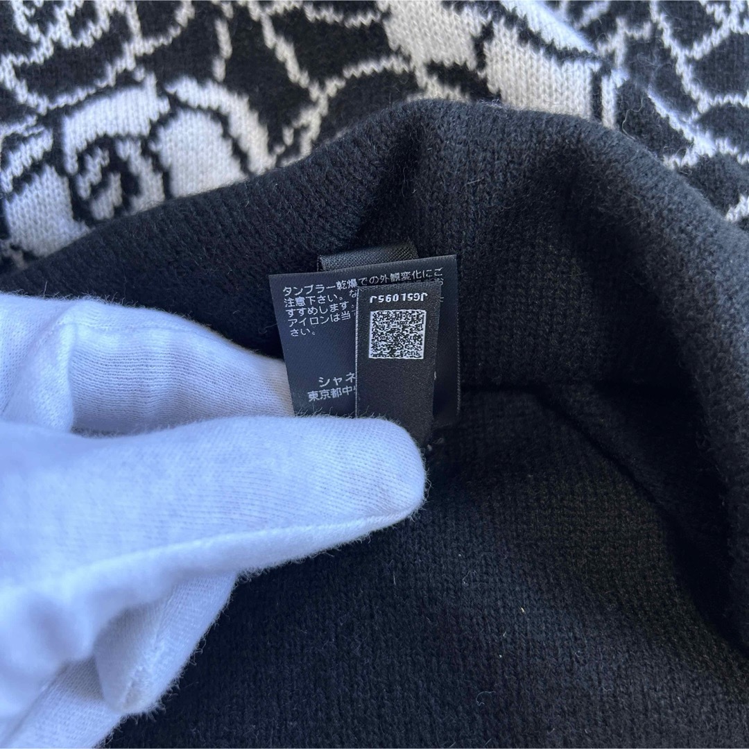 CHANEL - 【美品 カシミヤ100%】シャネル カメリア ビーニー CHANEL - 【美品 カシミヤ100%】シャネル カメリア ビーニー