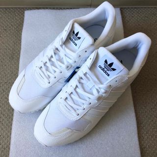 adidas(ホワイト/白色系)のフリマアイテム一覧 adidas(ホワイト/白色系)のフリマアイテム一覧