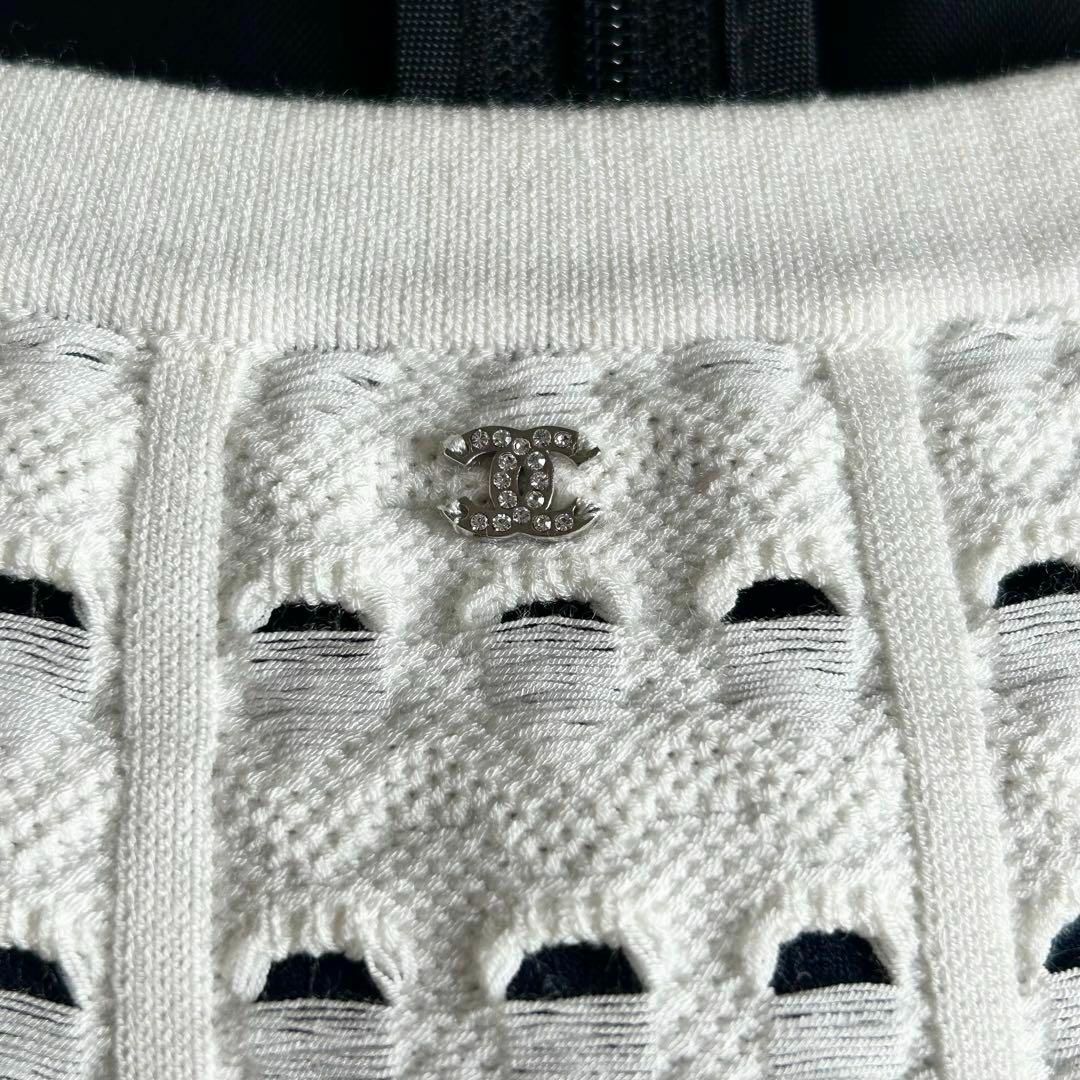 CHANEL 透かし編みレースニットワンピース ココマークチャーム 2 CHANEL 透かし編みレースニットワンピース ココマークチャーム 2