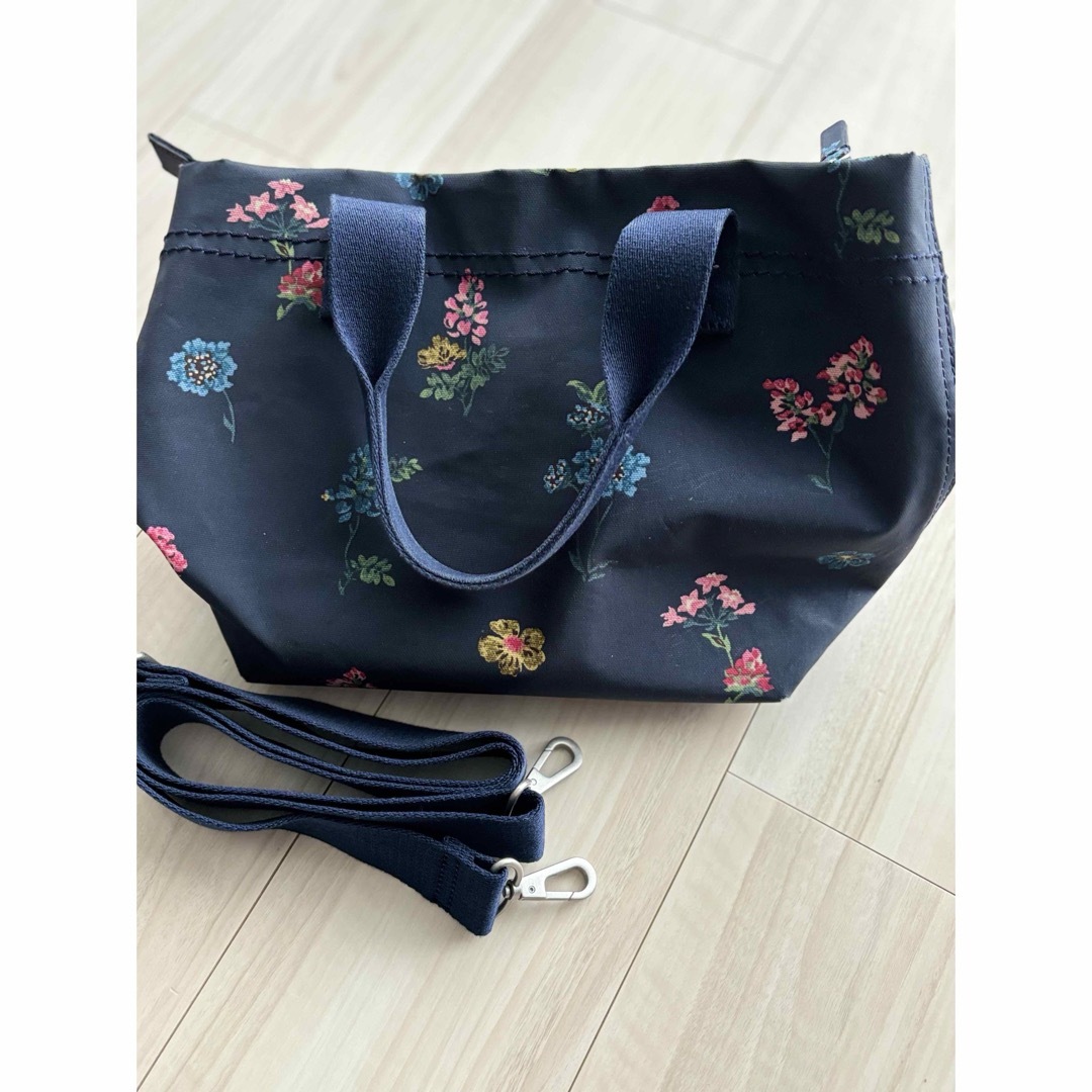 Cath Kidston - Cath Kidston 花柄ショルダーバッグ ネイビー Cath Kidston - Cath Kidston 花柄ショルダーバッグ ネイビー