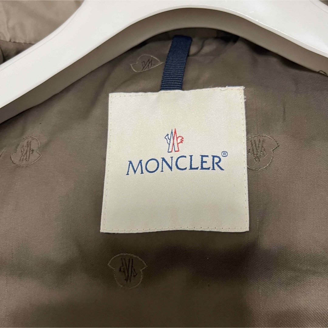 MONCLER - MONCLER モンクレール ファー リス 毛皮 裏地 ダウン MONCLER - MONCLER モンクレール ファー リス 毛皮 裏地 ダウン