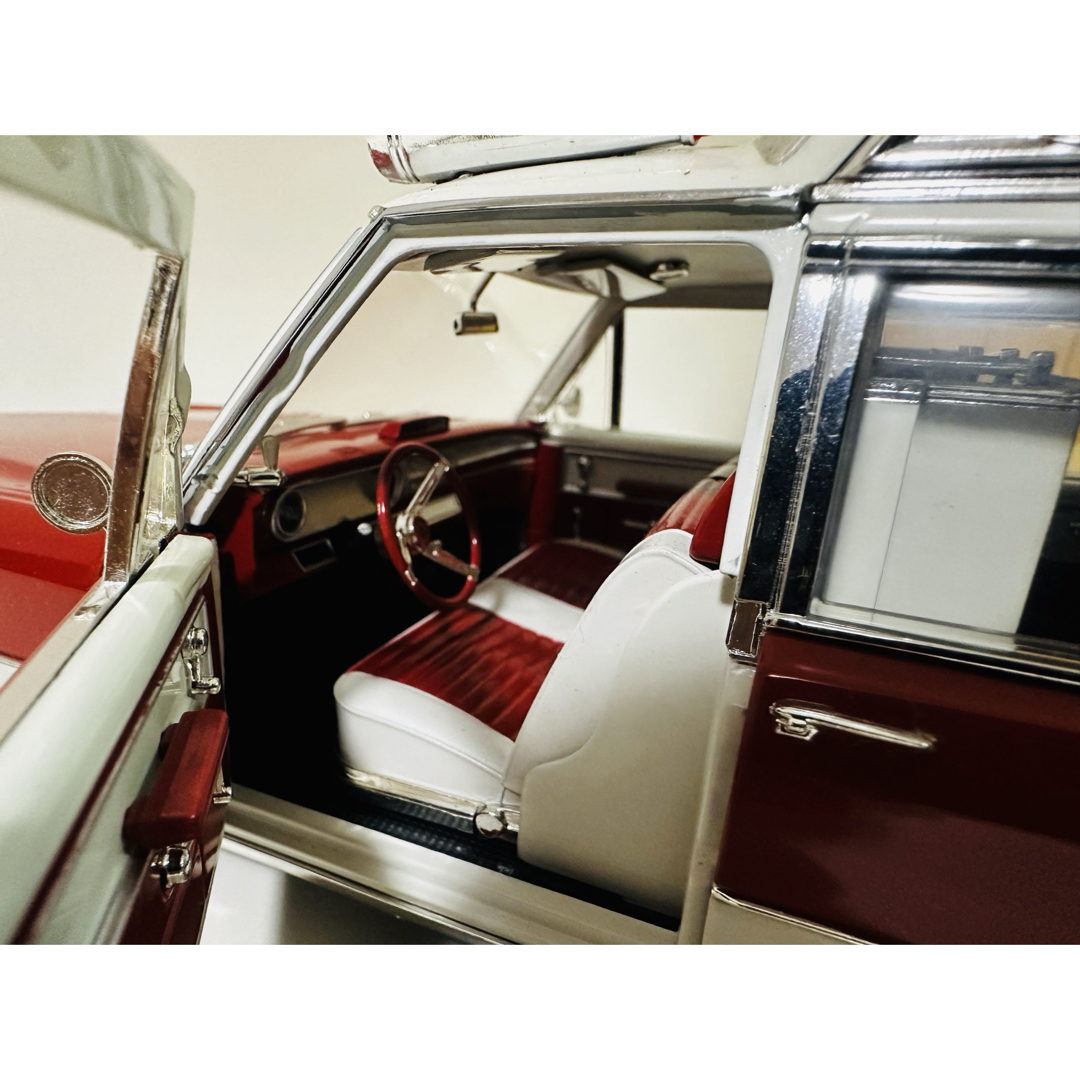GL/'66 Cadillacキャデラック アンバランス 救急車 1/18 GL/'66 Cadillacキャデラック アンバランス 救急車 1/18