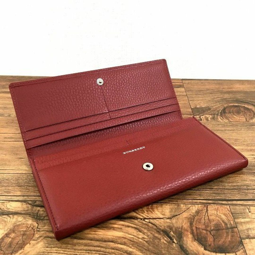 BURBERRY - 送料込み! 未使用品 BURBERRY 長財布 レッド BURBERRY - 送料込み! 未使用品 BURBERRY 長財布 レッド